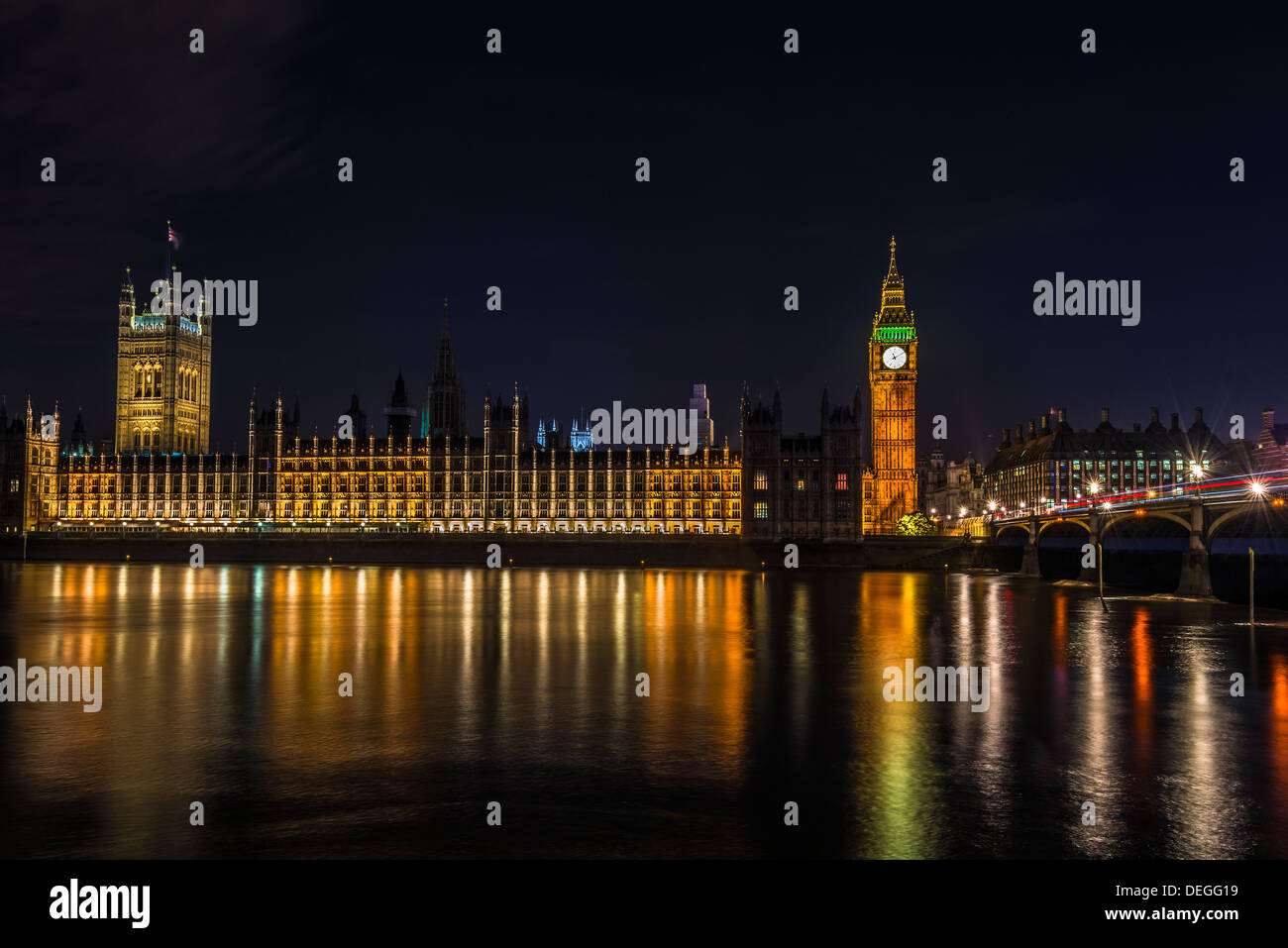 Victorian houses at night hi-res stock photography and images - Alamy