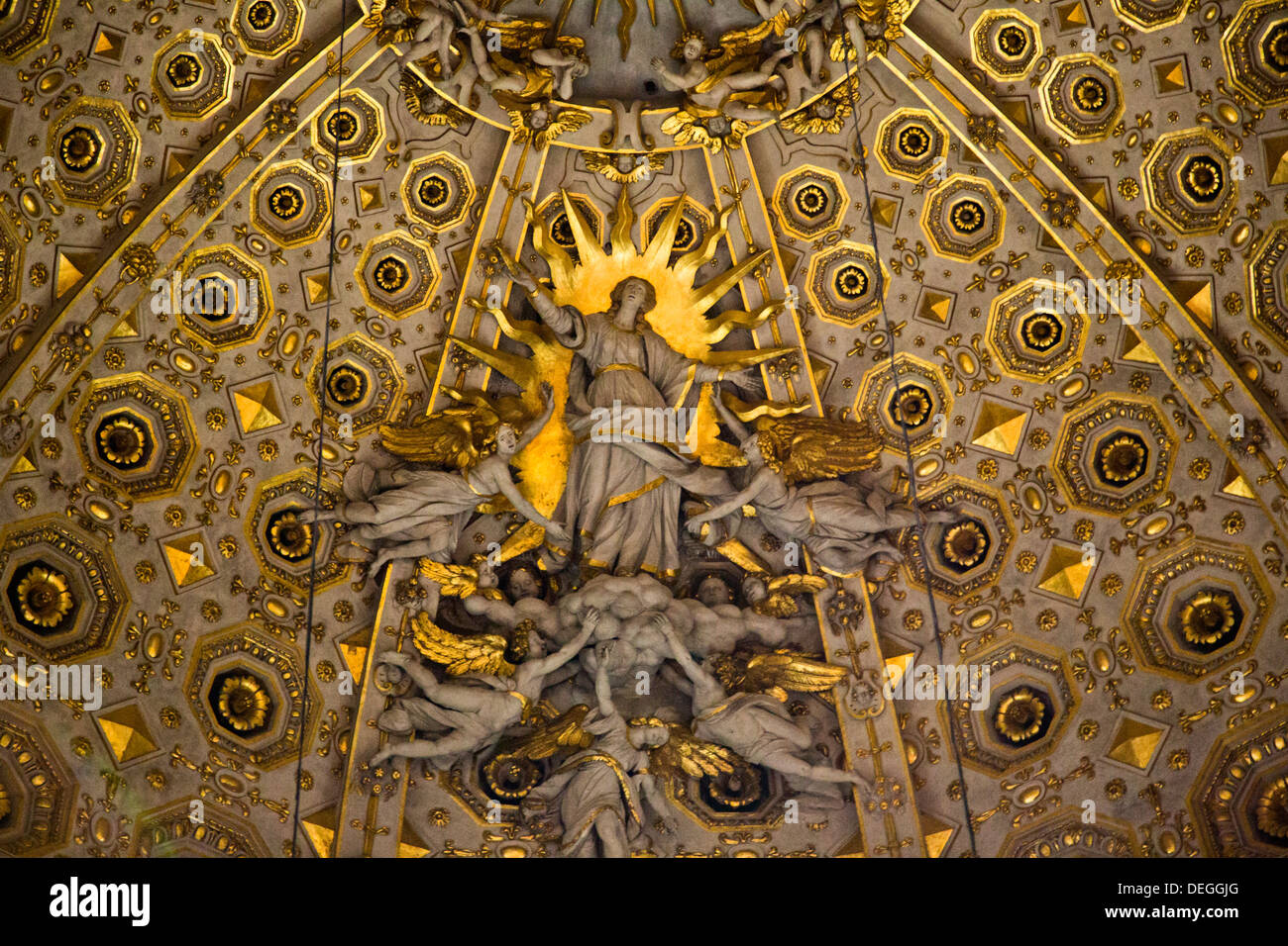 Como cathedral interior hi-res stock photography and images - Alamy