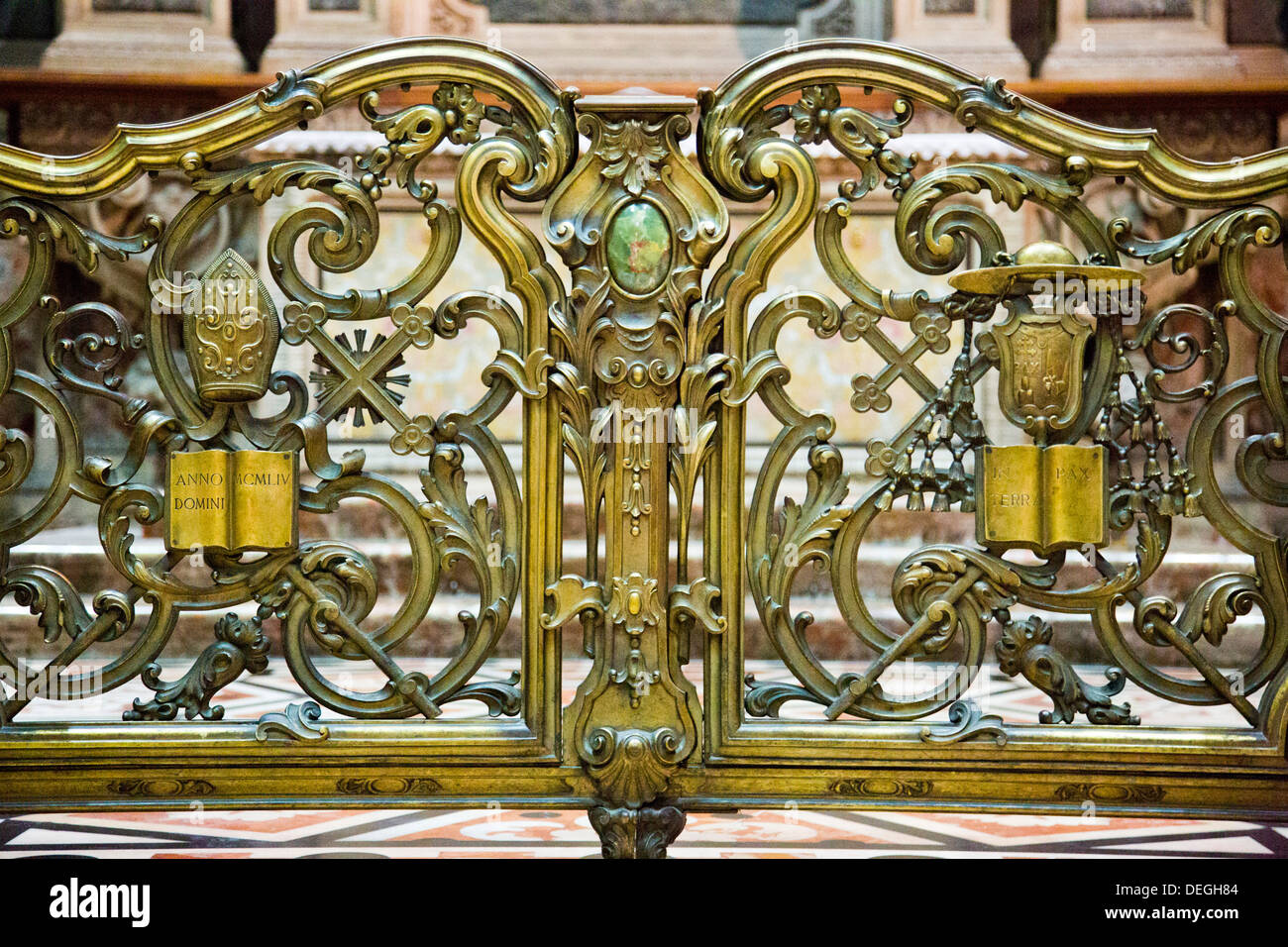 Detail of framework at Duomo Di Milano, Milan, Lombardy, Italy Stock ...