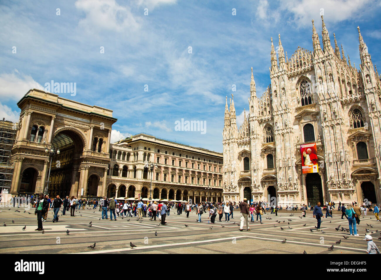 People at Duomo Di Milano, Milan, Lombardy, Italy Stock Photo - Alamy
