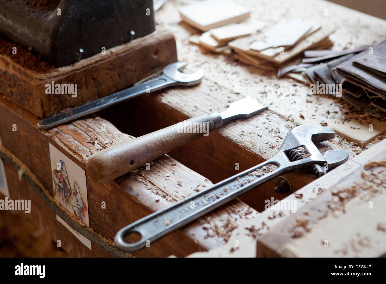 Craftsman images hi-res stock photography and images - Alamy
