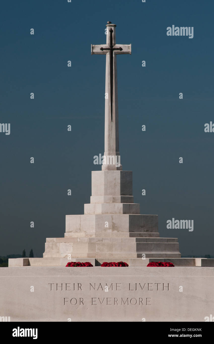 Cross of remembrance and stone of remembrance, Tyne Cot British ...