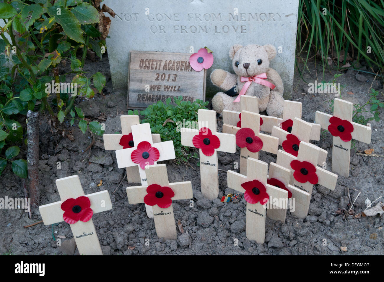 Grave of Valentine Joe Strudwick, Essex Farm Cemetery, Ypres Salient ...