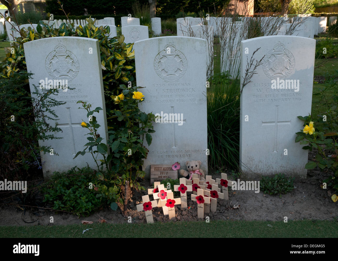 Grave of Valentine Joe Strudwick, Essex Farm Cemetery, Ypres Salient ...