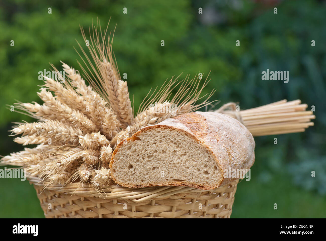 Wheat sheaf loaf hi-res stock photography and images - Alamy
