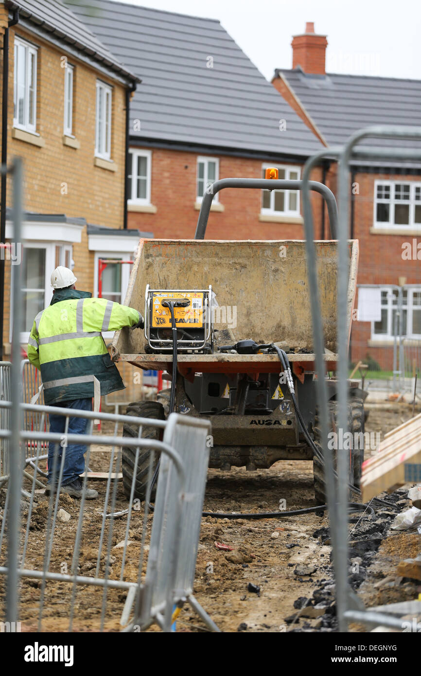 BUILDERS WORKING ON NEW HOMES IN CAMBRIDGE Stock Photo - Alamy
