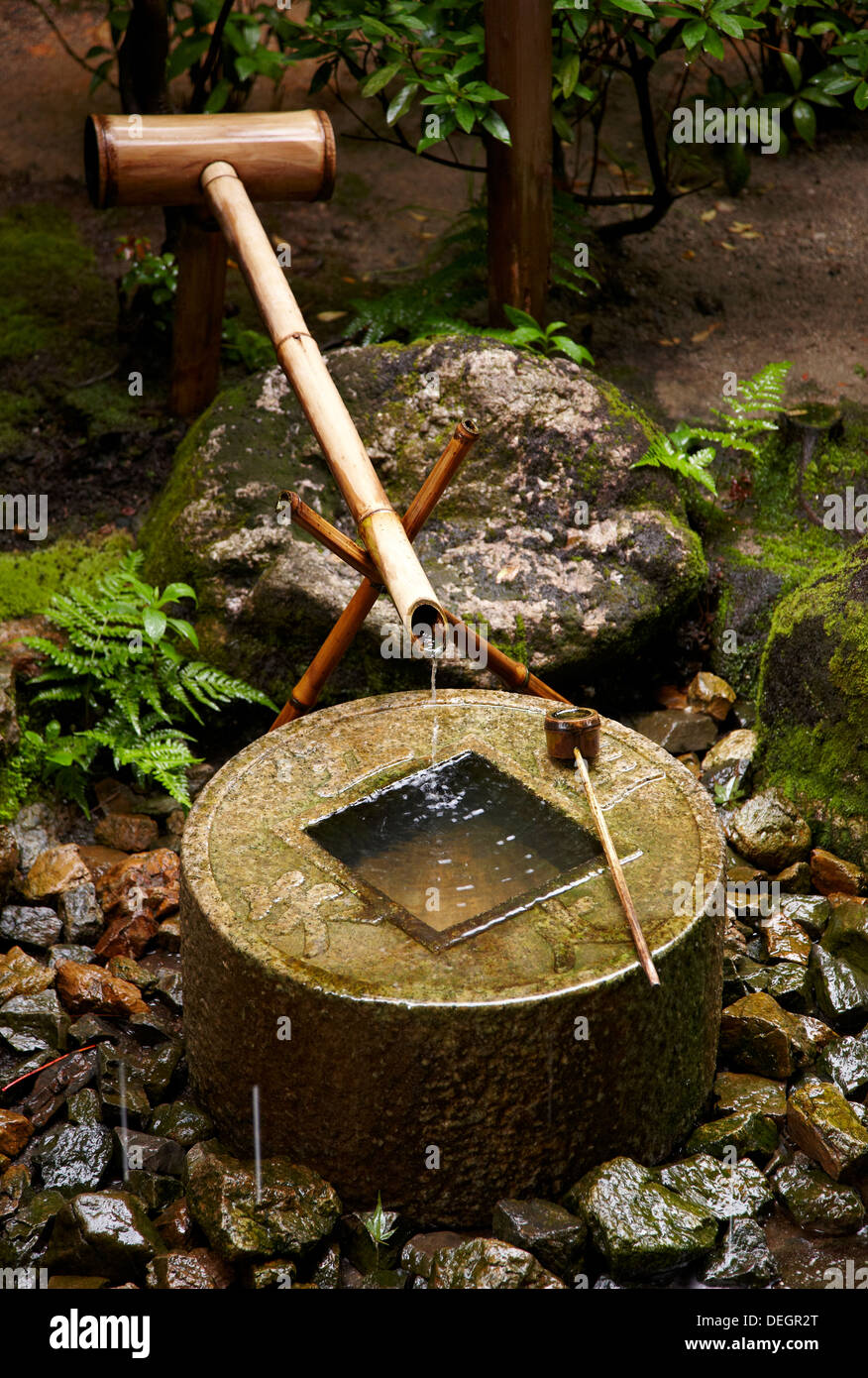 Stone wash basin hi-res stock photography and images - Alamy