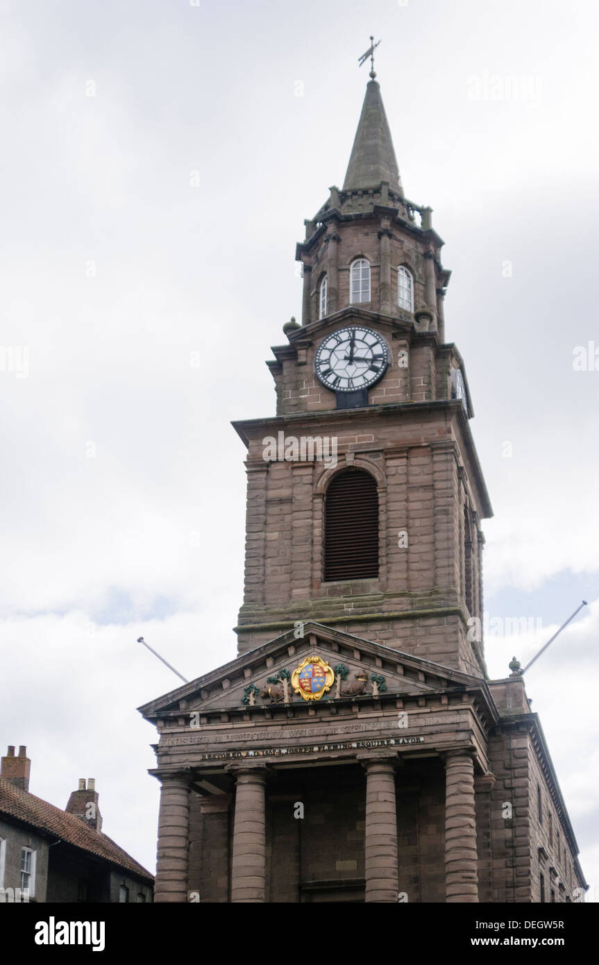 England royal coat of arms elizabeth ii hi-res stock photography and ...
