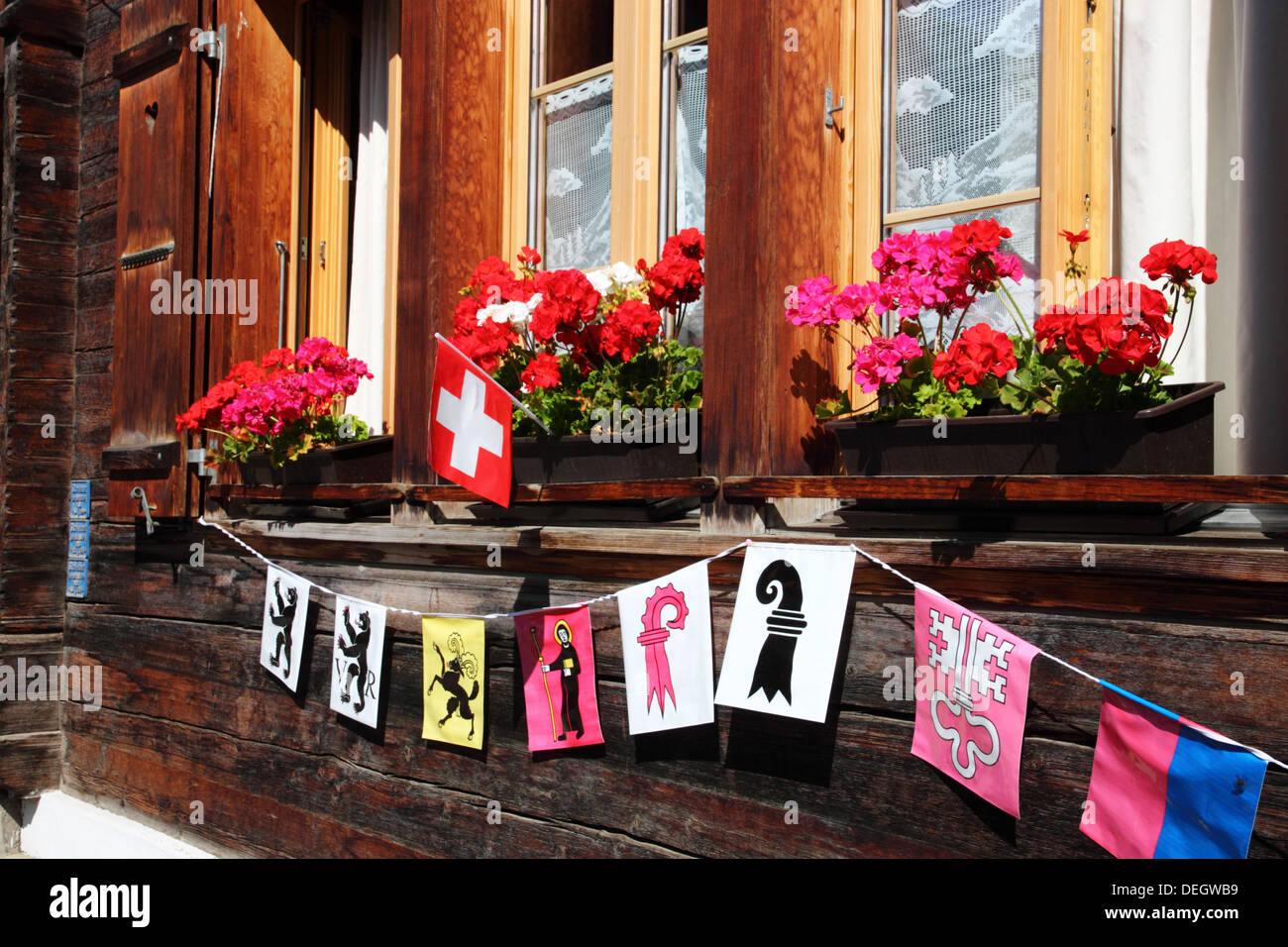 Geraniums alps hi-res stock photography and images - Alamy