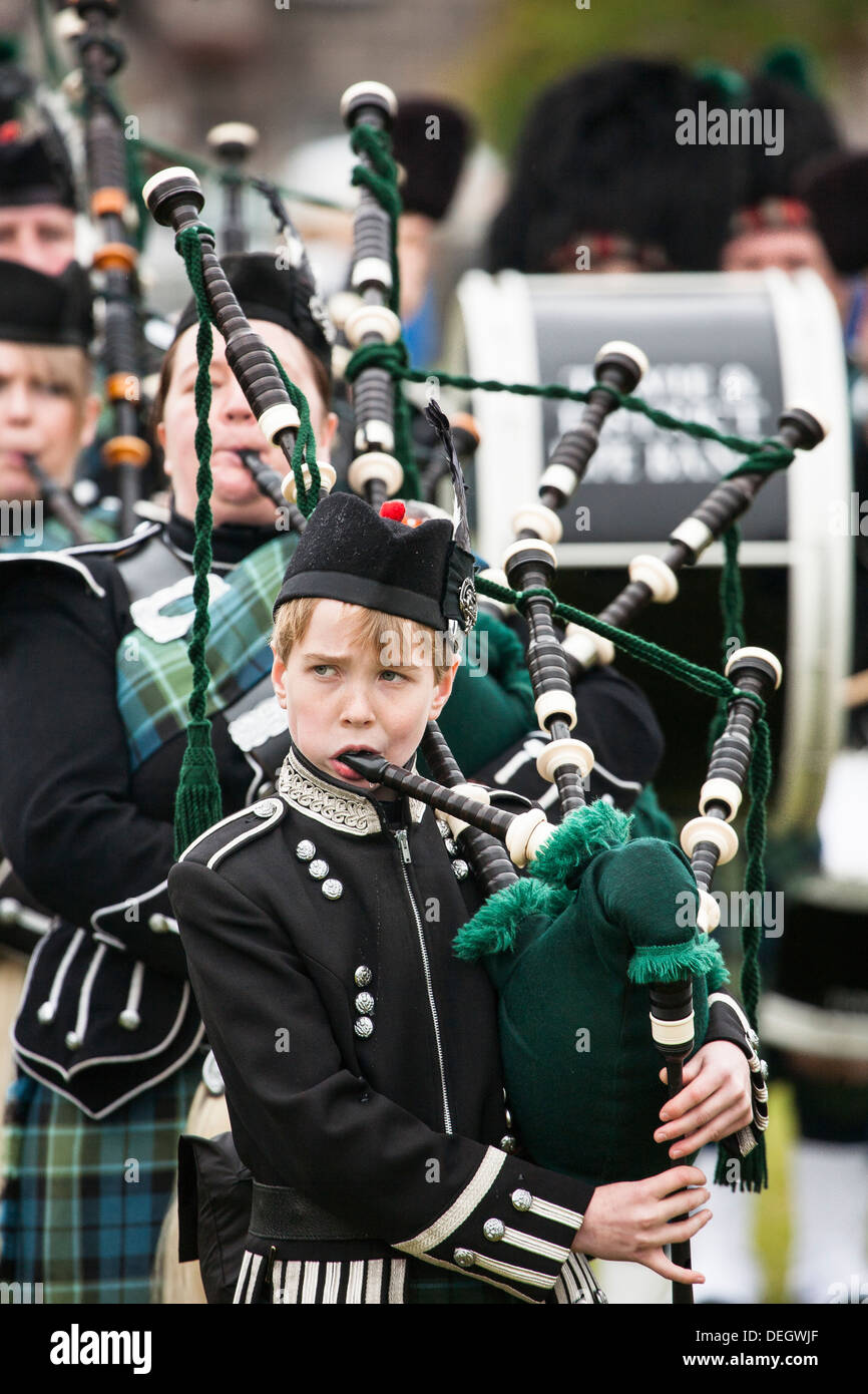 Child bagpipes scotland hi-res stock photography and images - Alamy