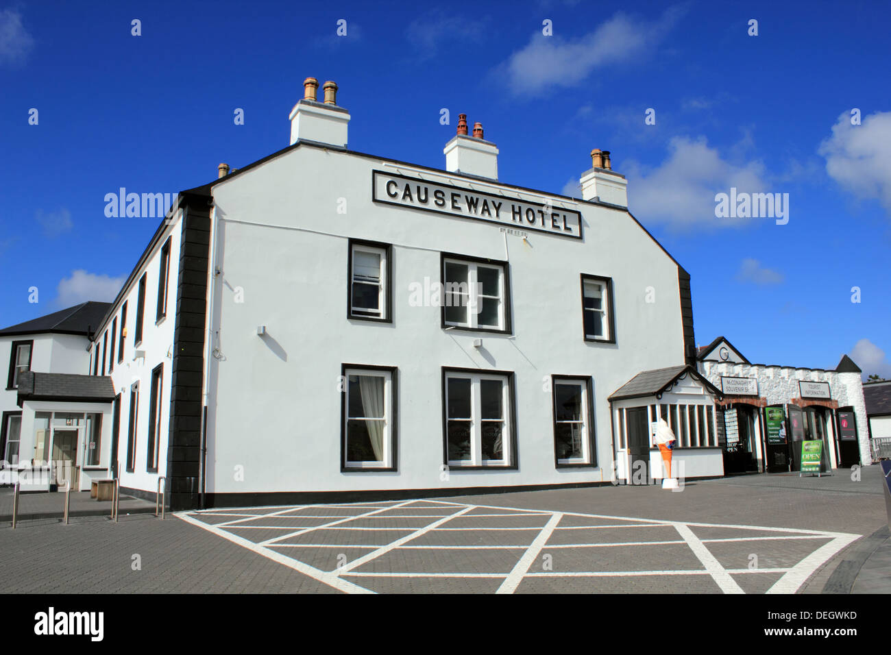 Causeway hotel giants causeway hotel hi-res stock photography and ...