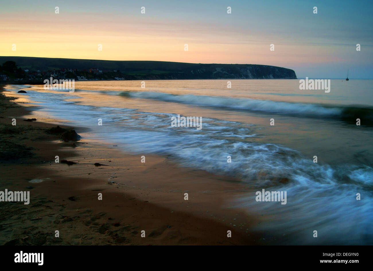 Swanage bay ballard point hi-res stock photography and images - Alamy