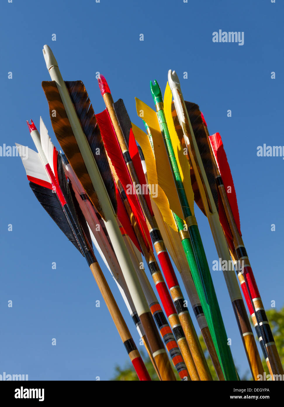 Archery target arrows arrow hi-res stock photography and images - Alamy