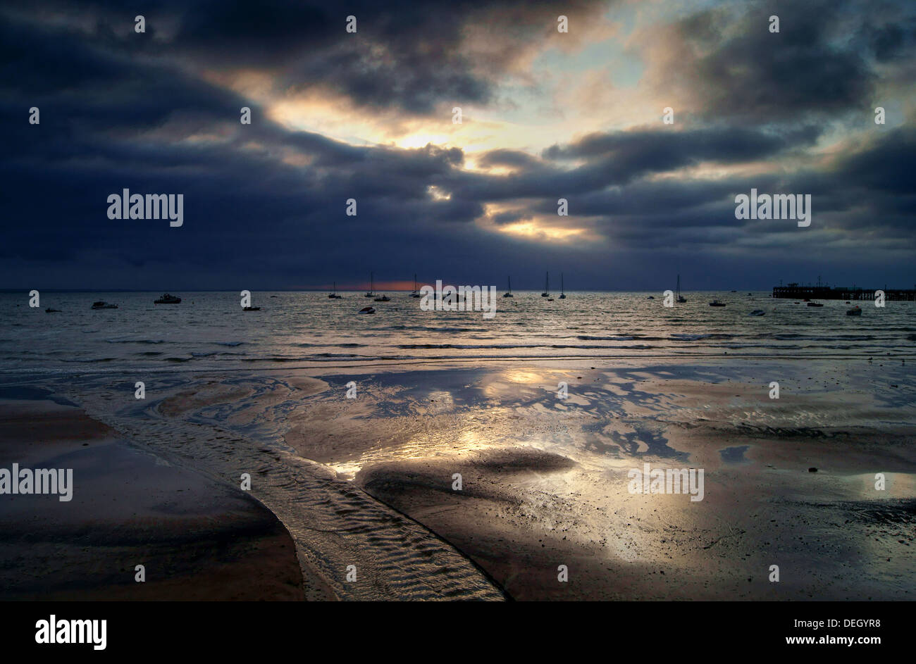 Swanage Bay Pier High Resolution Stock Photography and Images - Alamy
