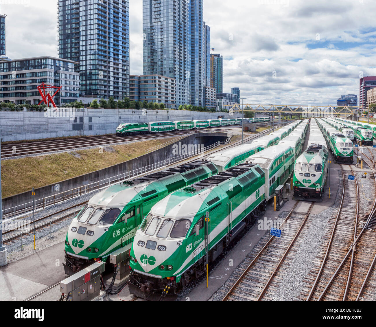 Green trains hi-res stock photography and images - Alamy