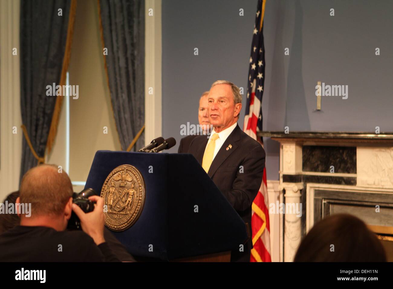 Michael c hall globe hi-res stock photography and images - Alamy