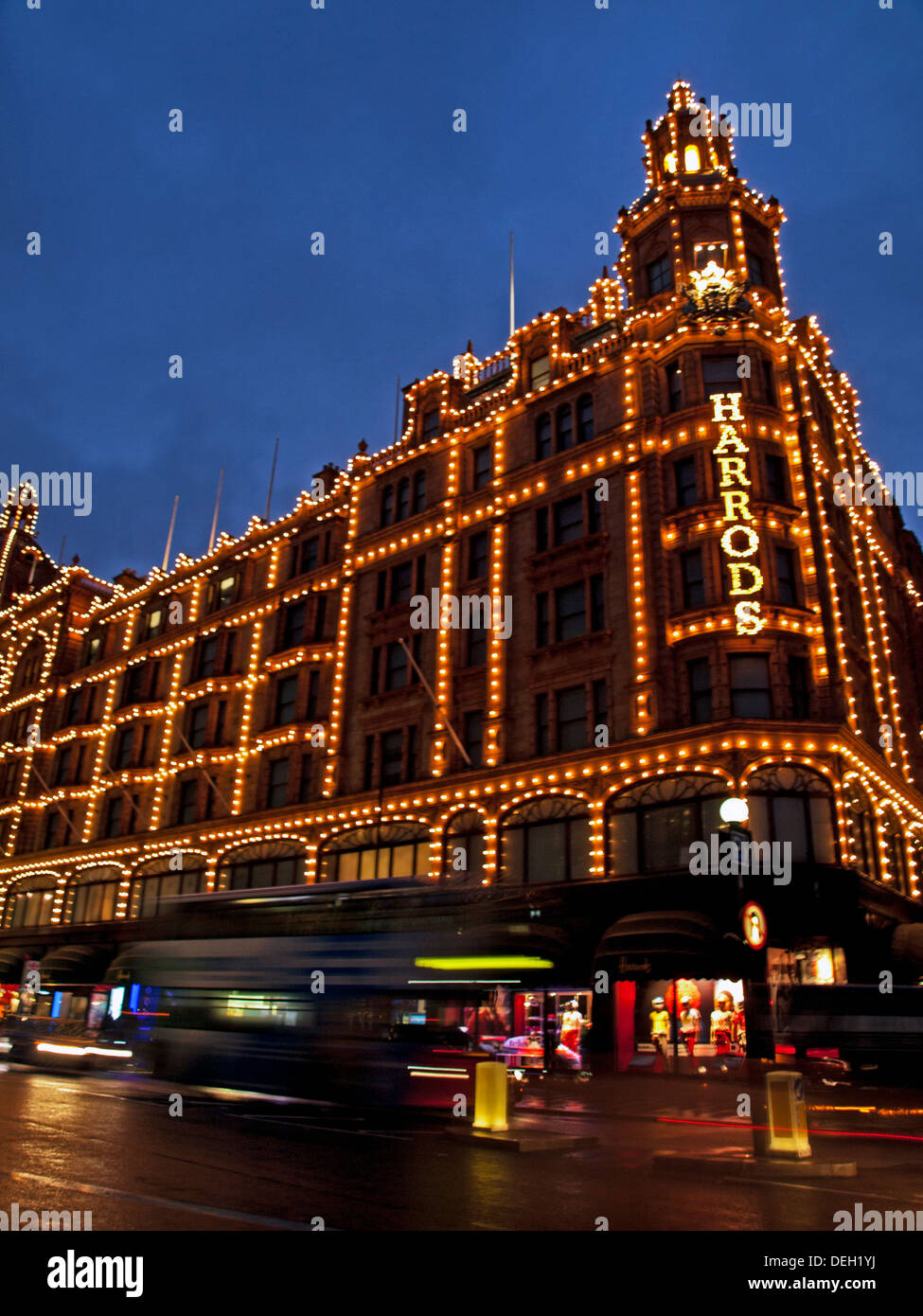 Harrods luxury shopping mall hi-res stock photography and images - Alamy