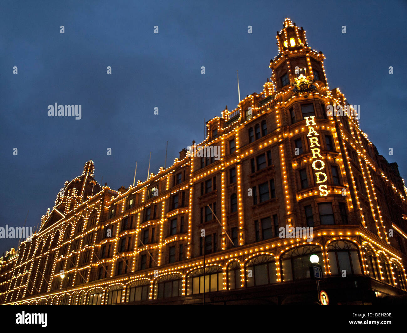 Harrods Department Store at night, Brompton Road, Knightsbridge, Royal ...