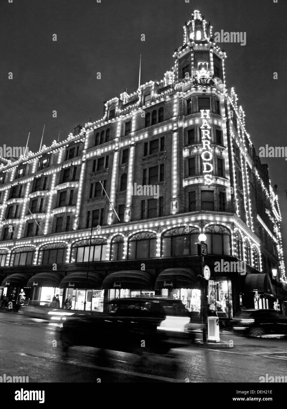 Harrods Department Store at night, Brompton Road, Knightsbridge, Royal ...