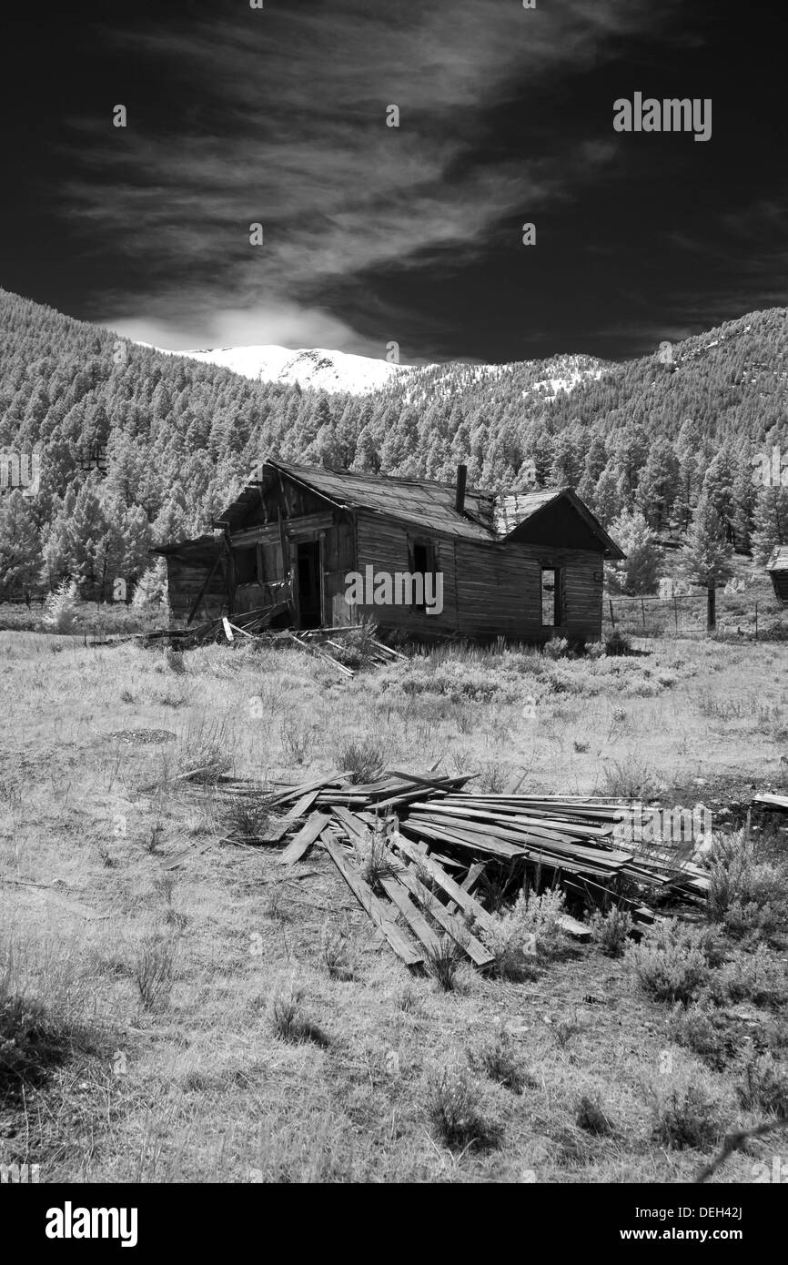Old mining ghost town hi-res stock photography and images - Alamy