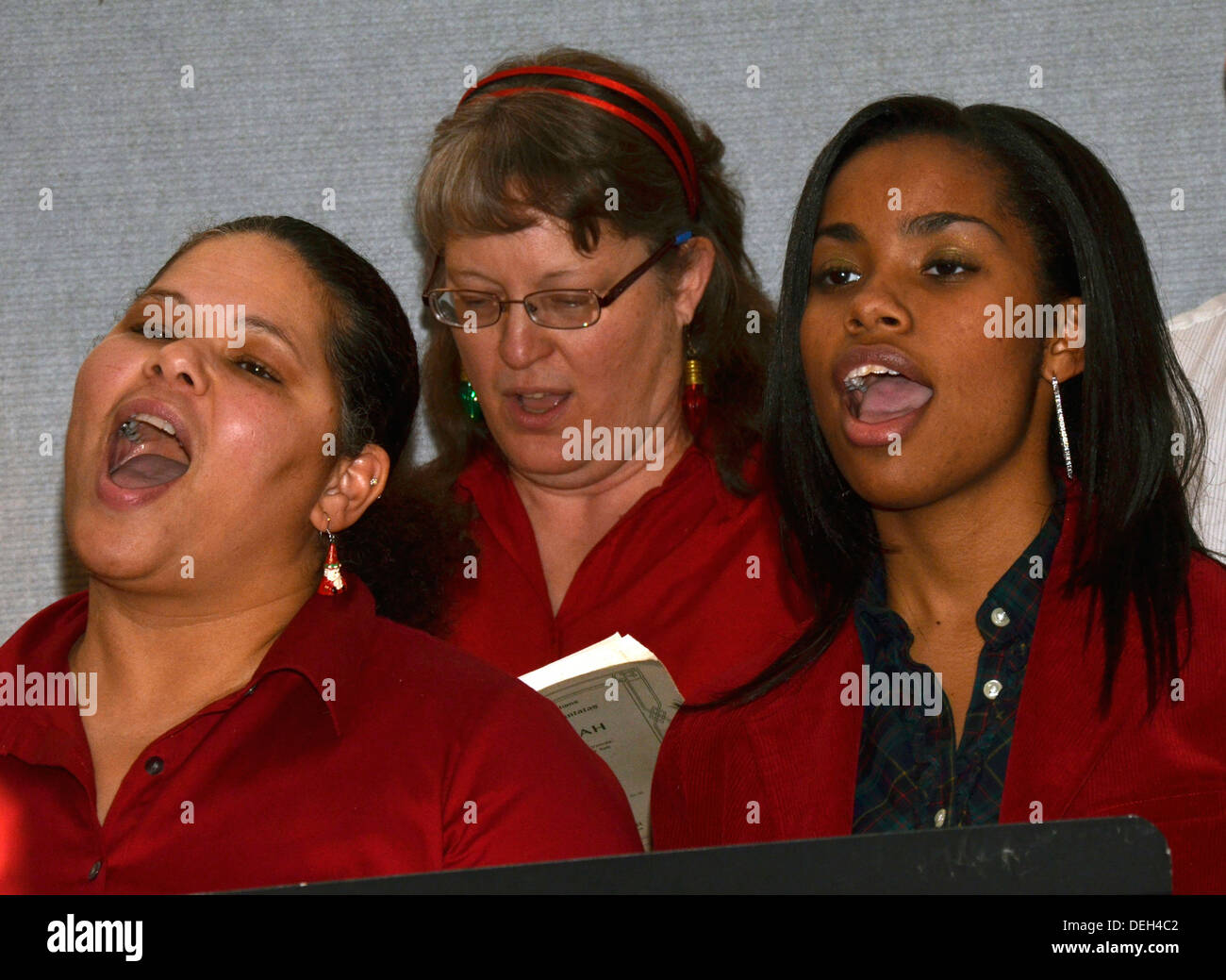 Church choir sing hi-res stock photography and images - Alamy