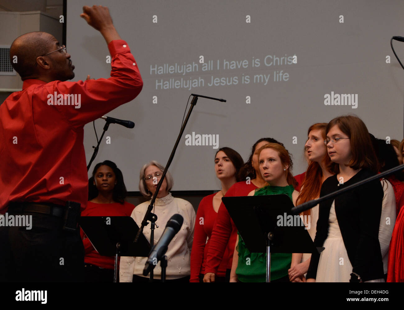 Singing jesus hi-res stock photography and images - Alamy