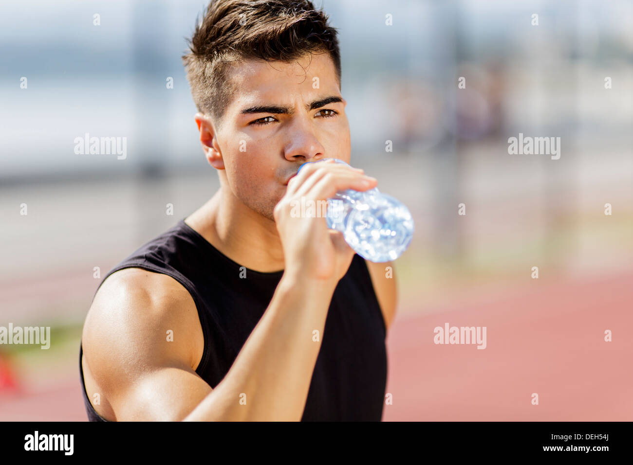 Athletic sport man drinking water hi-res stock photography and images ...