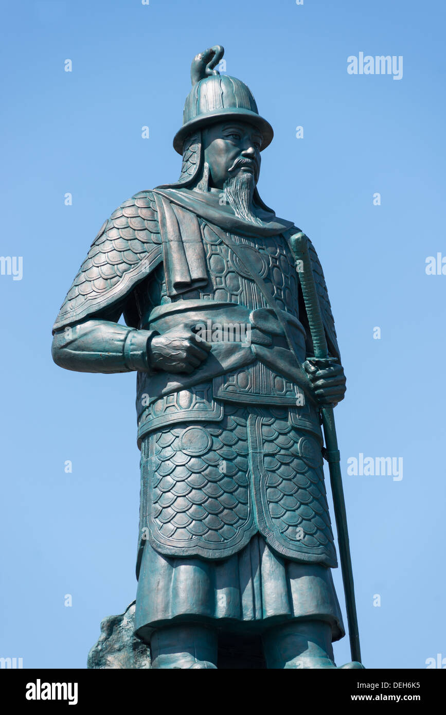 General Sunsin Lee at Pusan Tower at Yongdusan Park, Pusan, South Korea ...