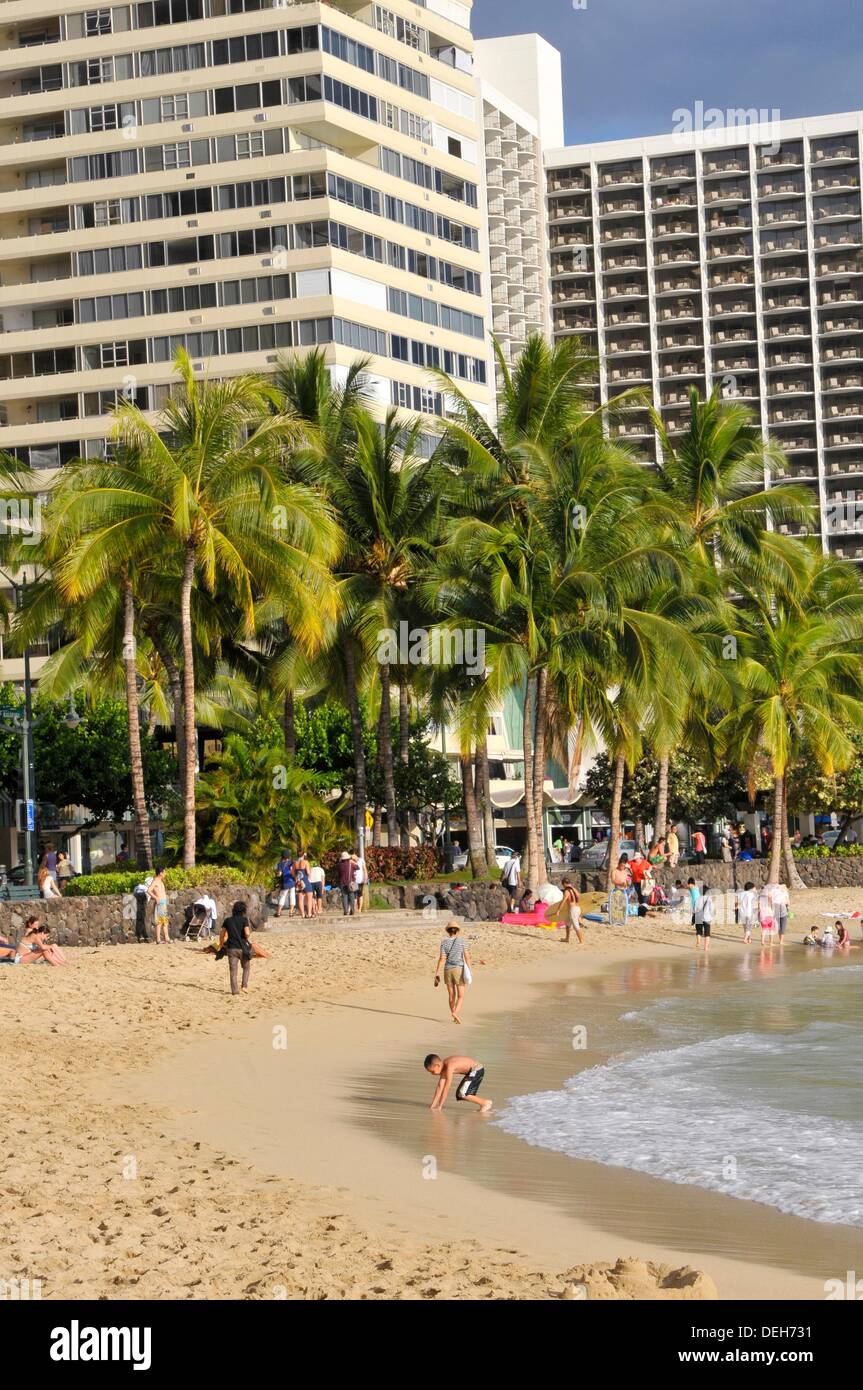 Waikiki beach enjoy the sun hi-res stock photography and images - Alamy
