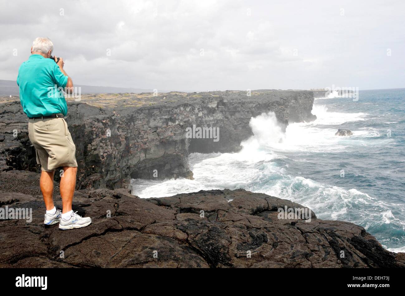 Waves pound lava shore Hawaii Volcanoes National Park Pacific Ocean ...