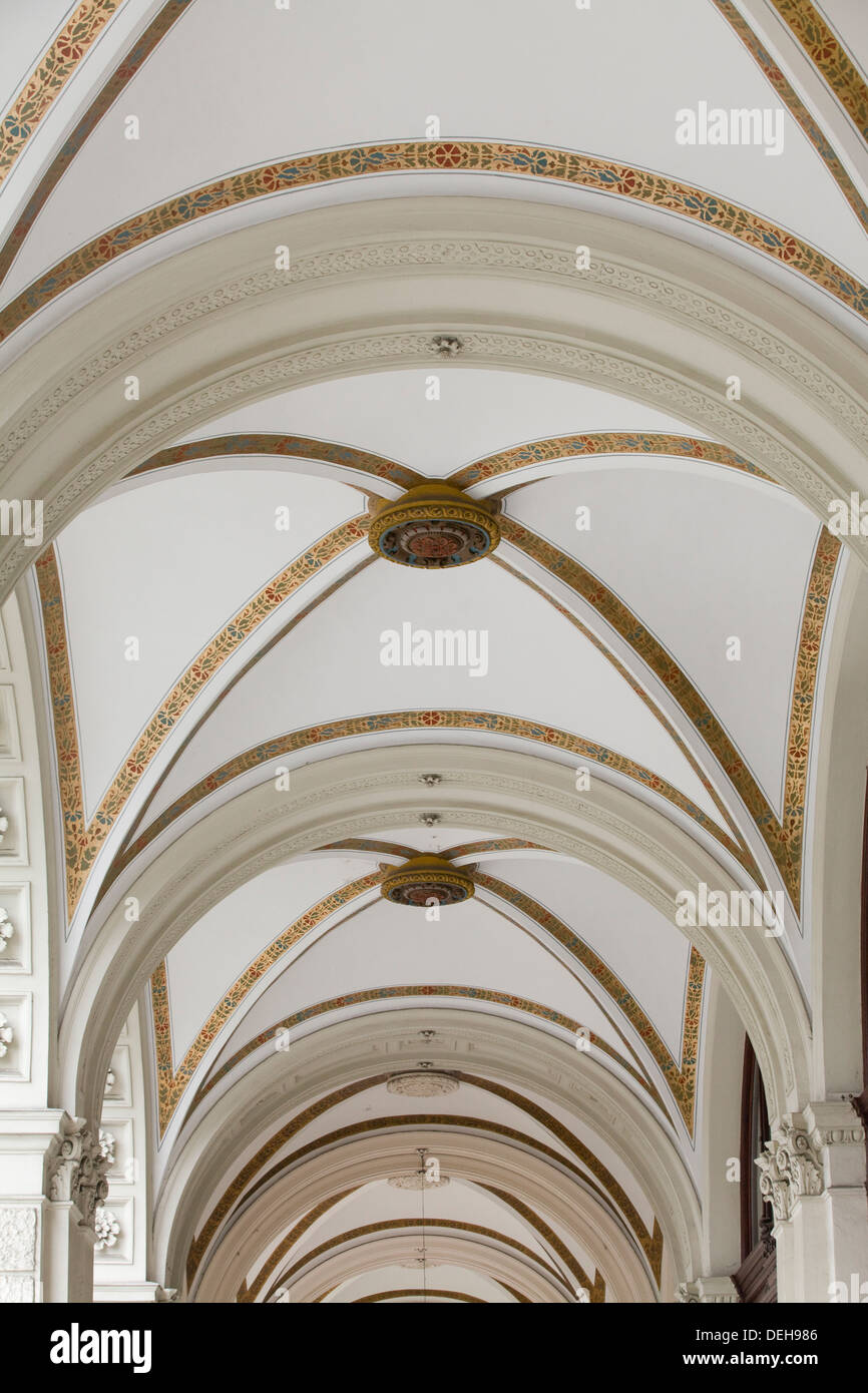 Arches and cloisters in the The Rathaus building in Vienna Stock Photo ...