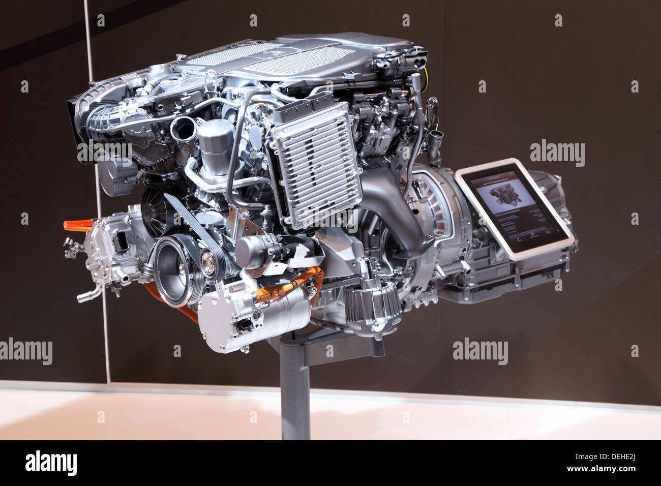 V6 engine hi-res stock photography and images - Alamy