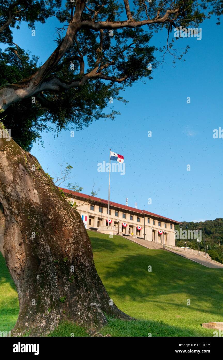 Administration building panama hi-res stock photography and images - Alamy