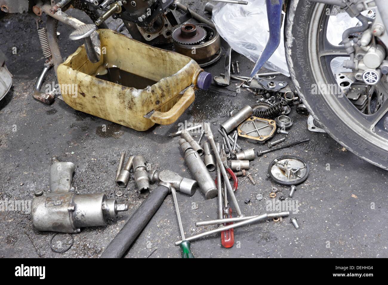 Hammer engine hi-res stock photography and images - Alamy