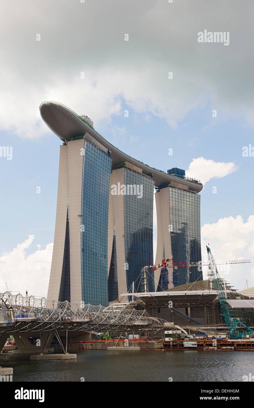 Marina Bay Sands Integrated Resort seen from Marina Bay waterfront ...