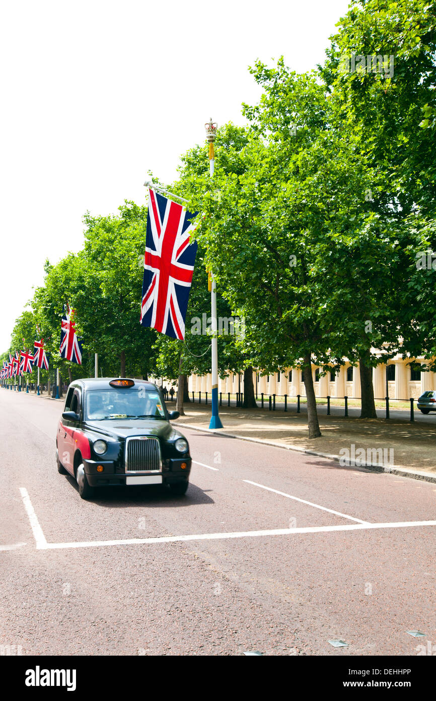 Black cab england flag hi-res stock photography and images - Alamy