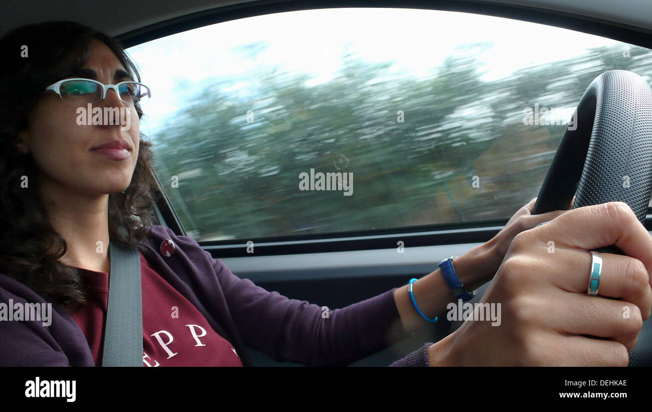 Conduciendo hi-res stock photography and images - Alamy