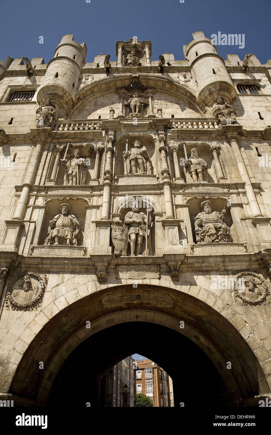 16th century city gate hi-res stock photography and images - Alamy