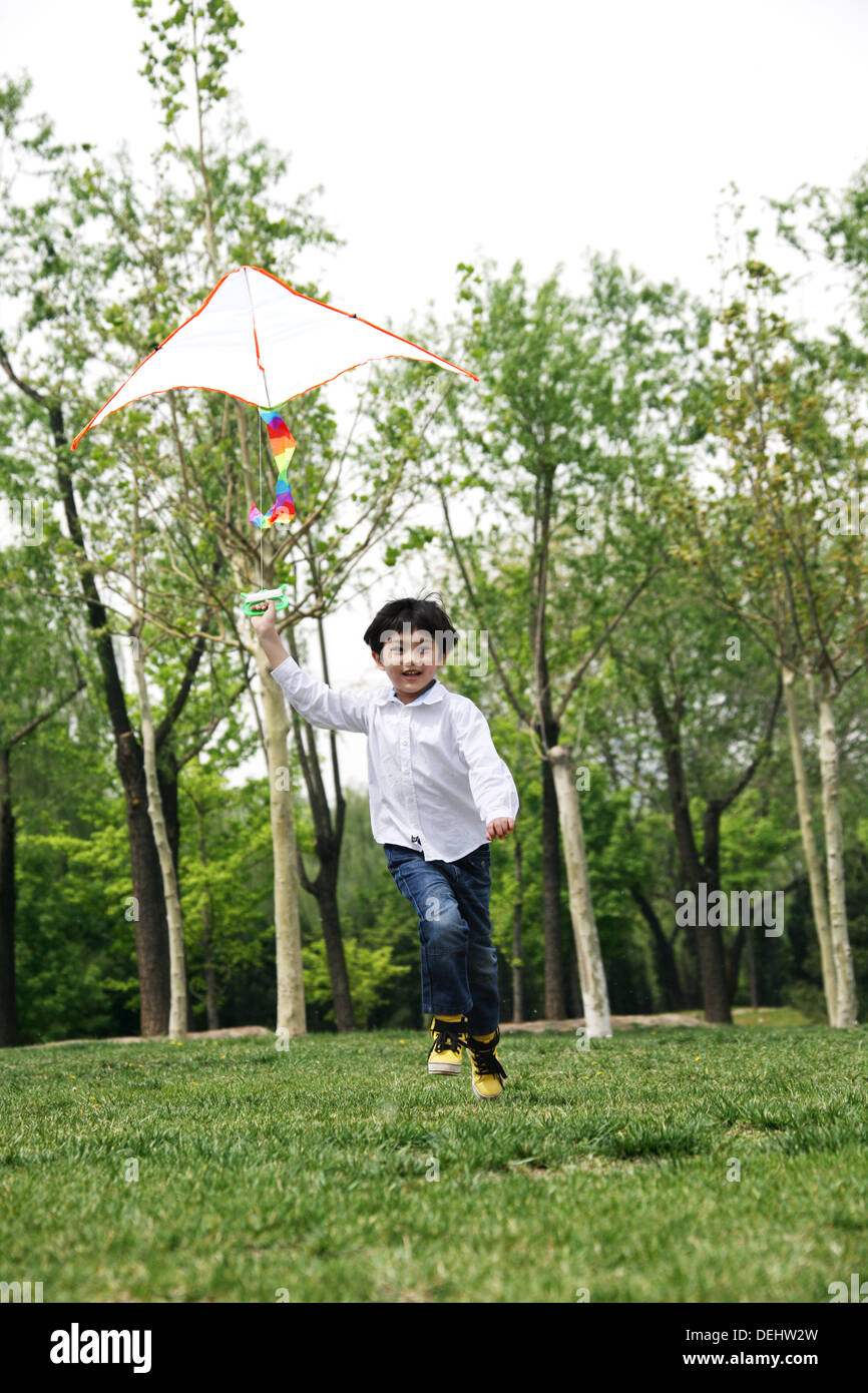Boy outside kite hi-res stock photography and images - Alamy