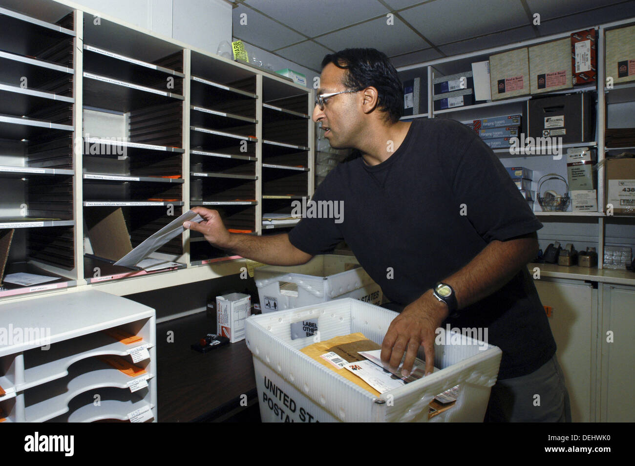 Office mailroom hi-res stock photography and images - Alamy