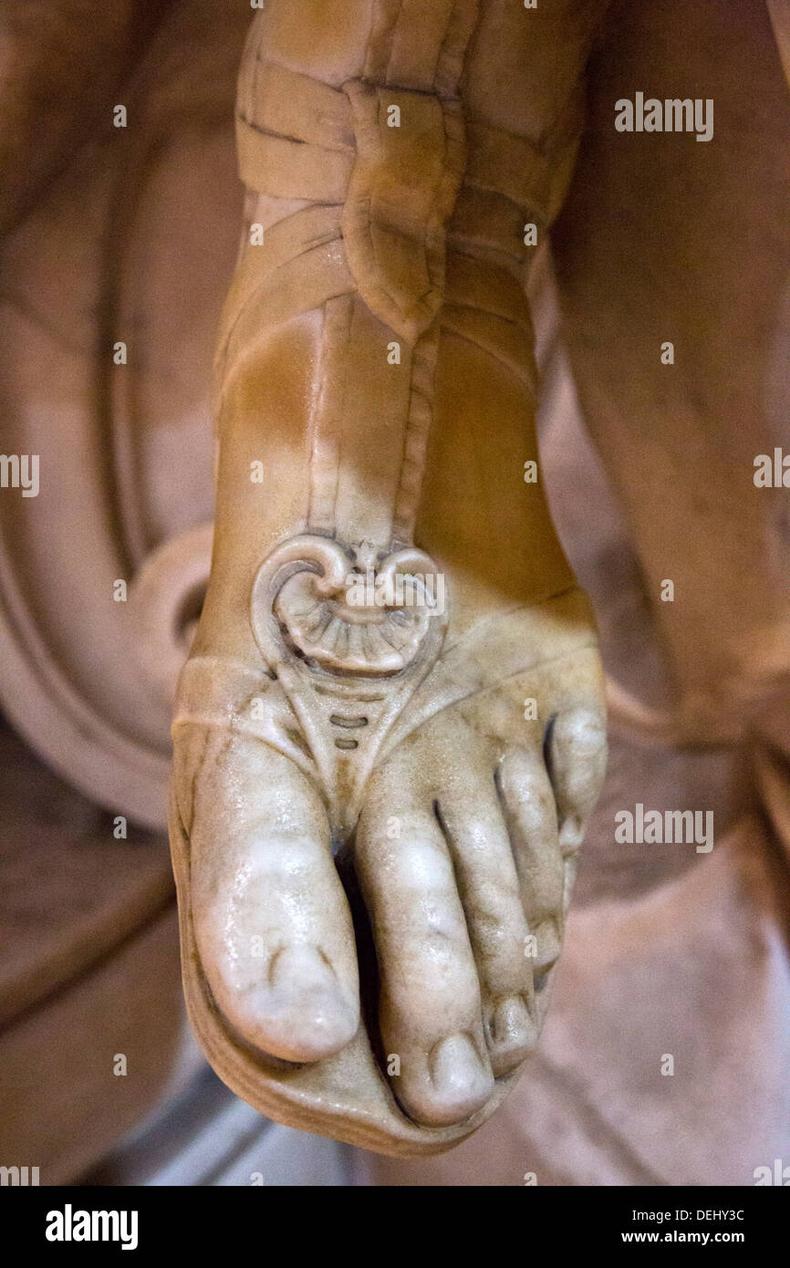 Statue rome foot hi-res stock photography and images - Alamy