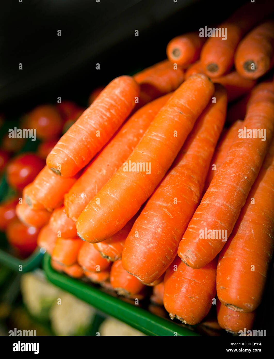Close-up fresh carrots supermarket Stock Photo - Alamy