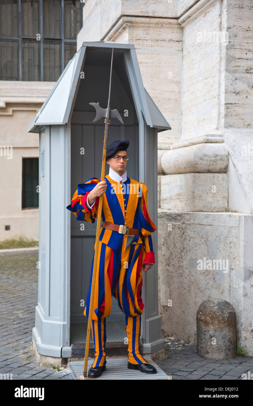 One swiss guard hi-res stock photography and images - Alamy