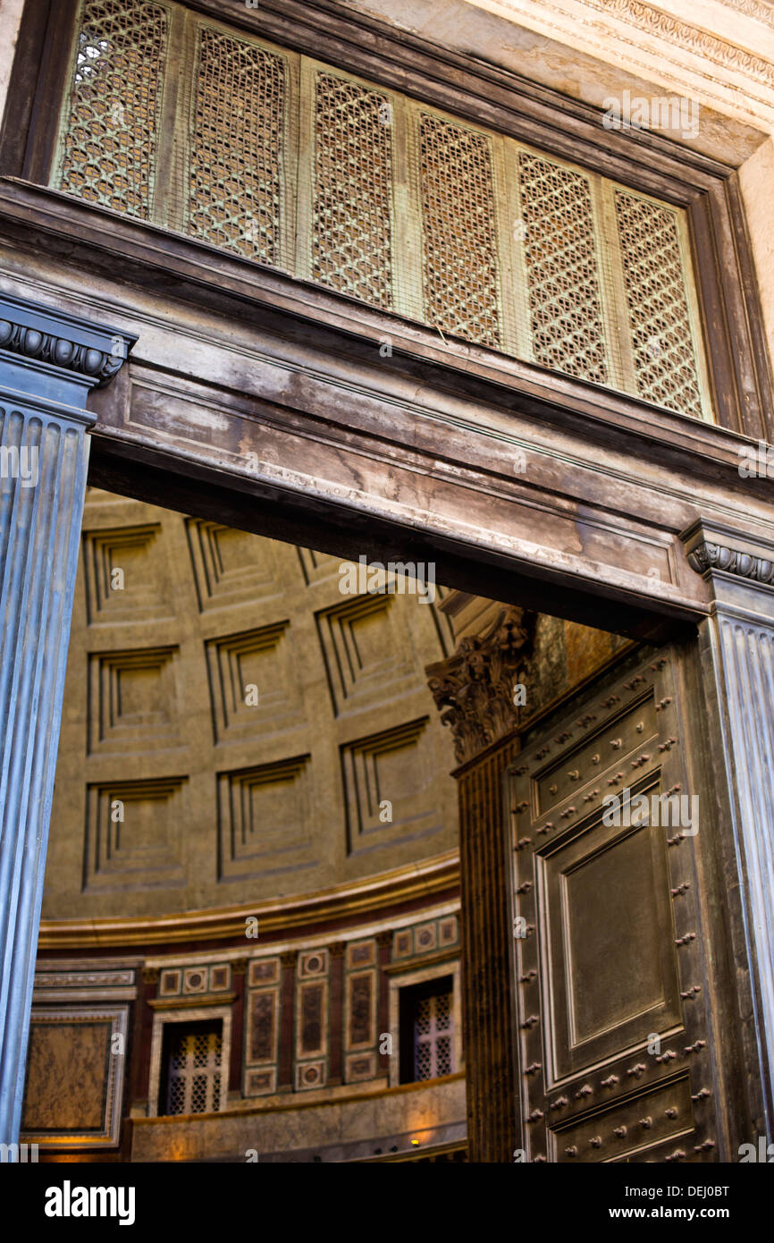 Pantheon entrance door rome hi-res stock photography and images - Alamy