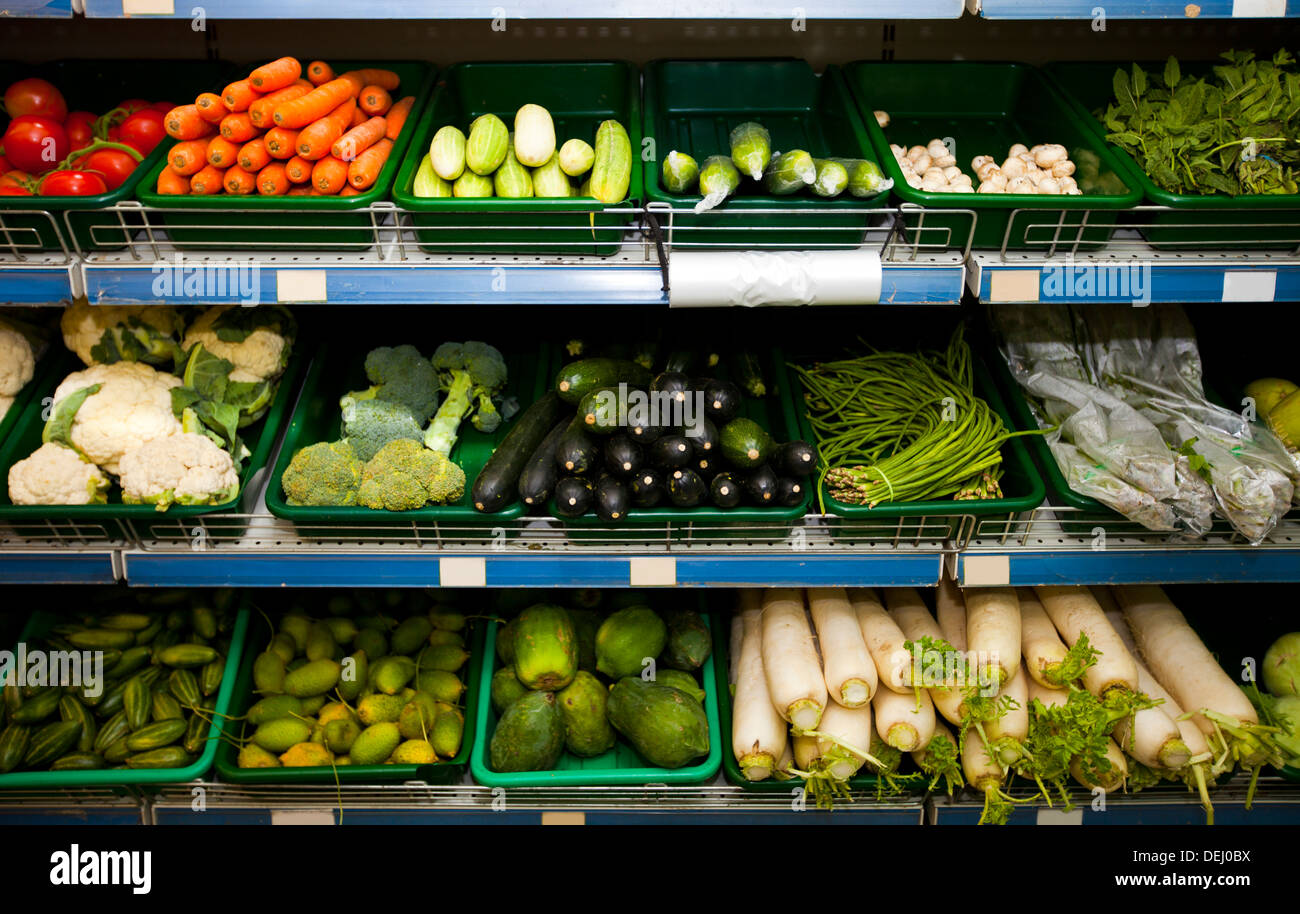 Vegetables supermarket uk hi-res stock photography and images - Alamy