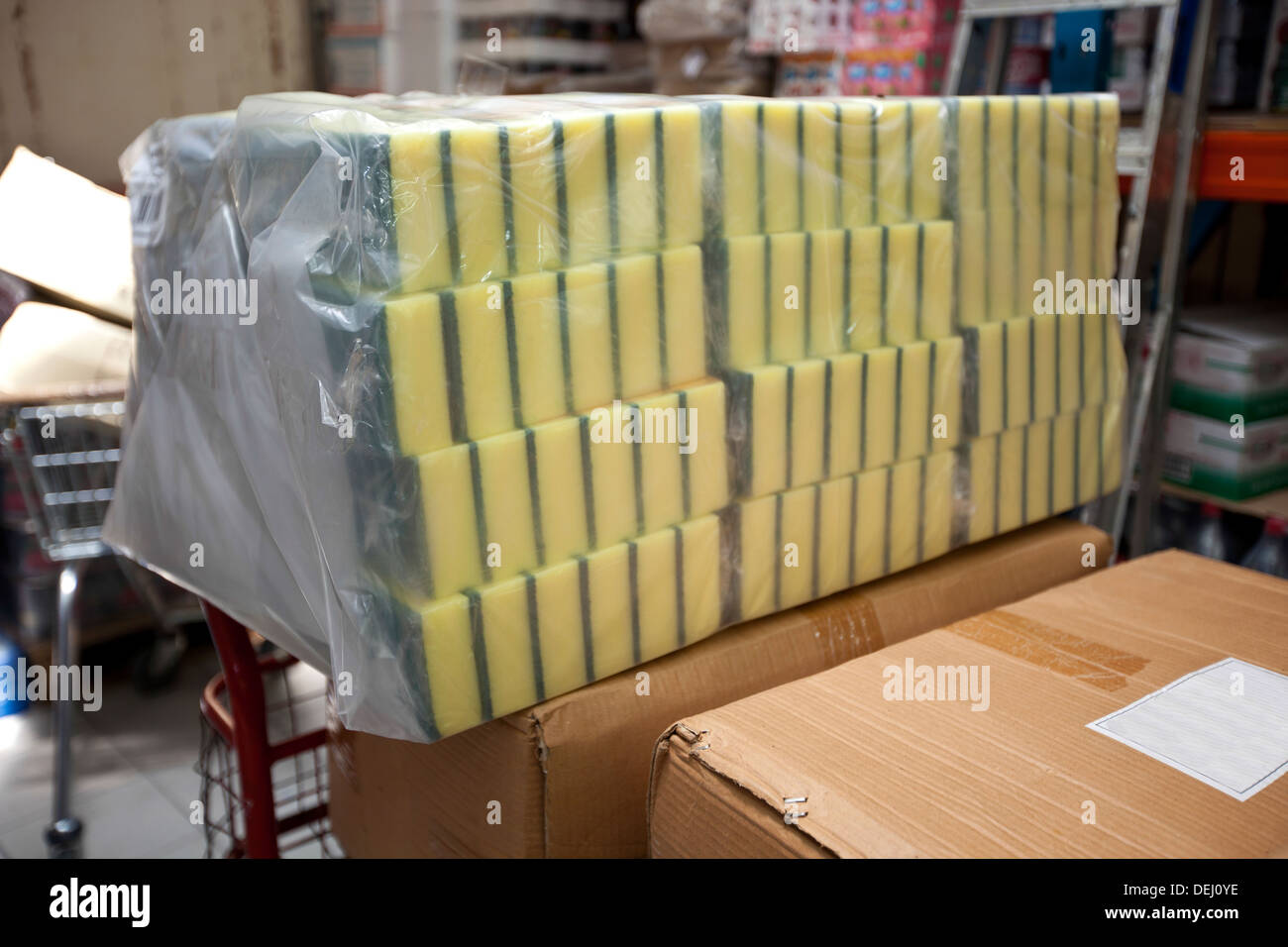 Sponges on display hi-res stock photography and images - Alamy