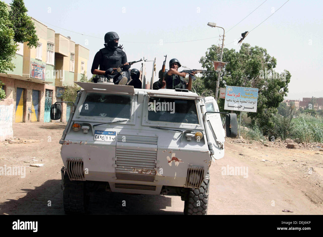 Cairo, Cairo, Egypt. 19th Sep, 2013. Egyptian security forces stand ...