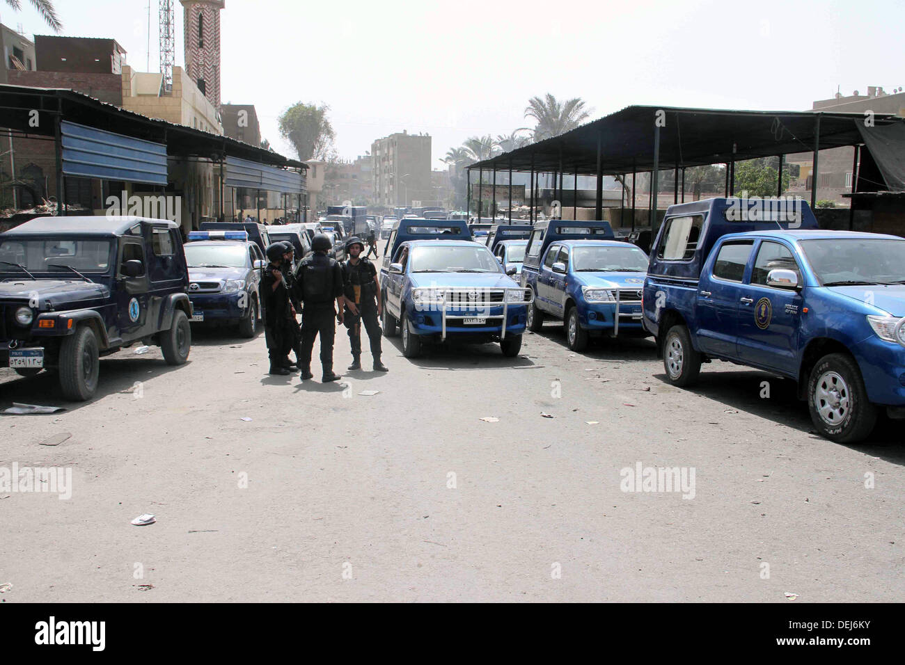 Cairo, Cairo, Egypt. 19th Sep, 2013. Egyptian security forces stand ...