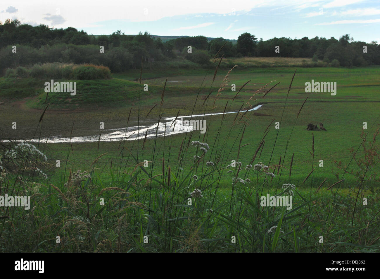 Empty water reservoir hi-res stock photography and images - Alamy
