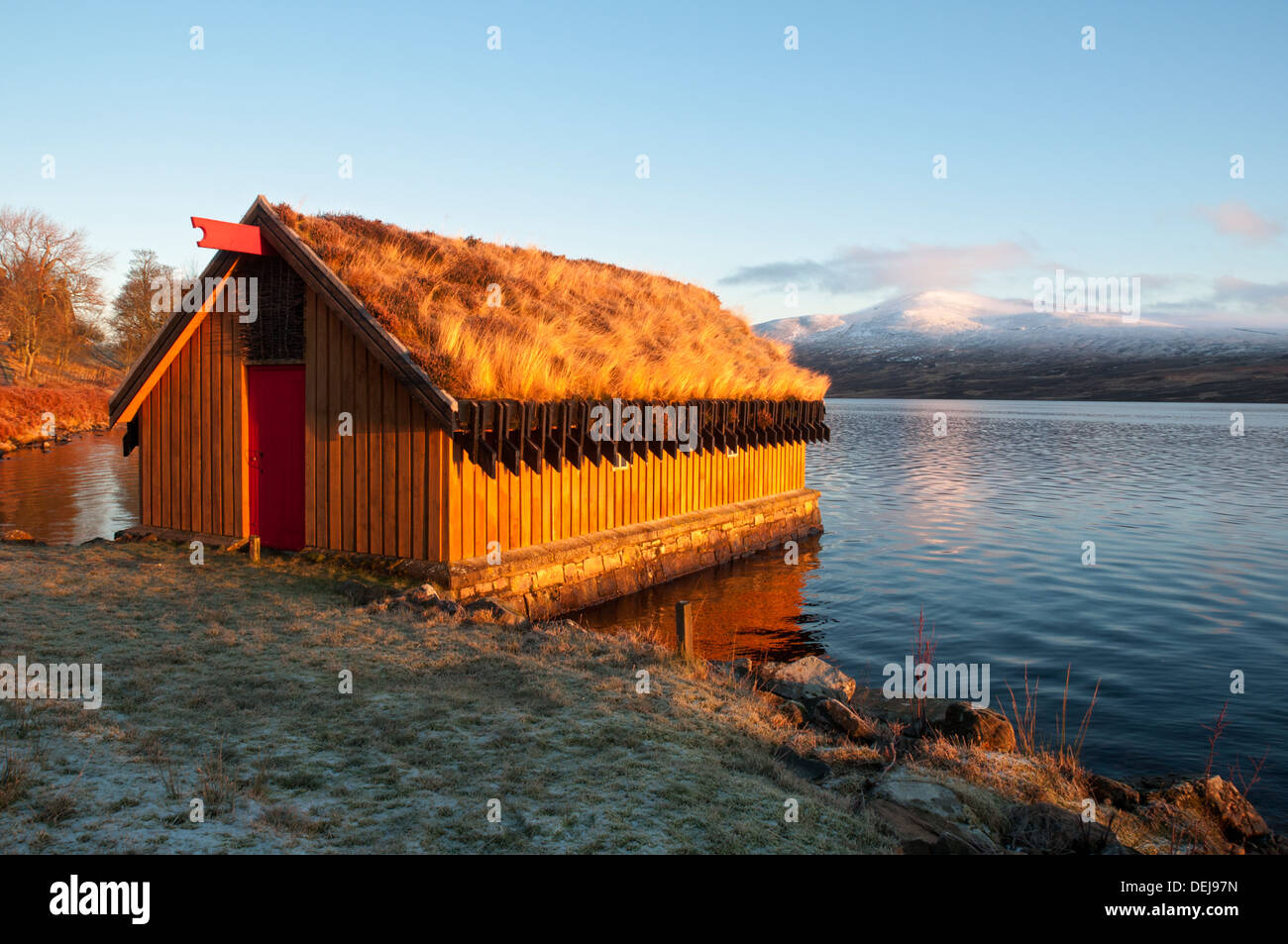 Wooden timber boat house boathouse hi-res stock photography and images ...
